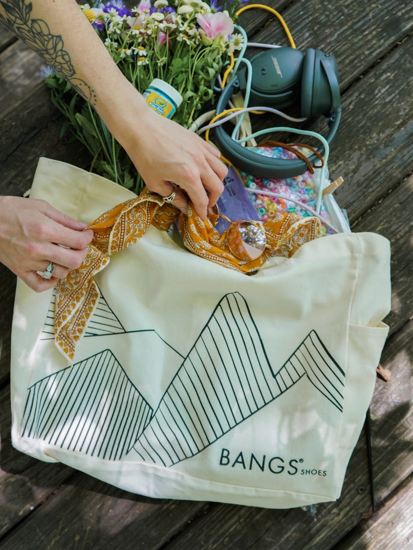 Mountain Large Tote Bag – BANGS Shoes